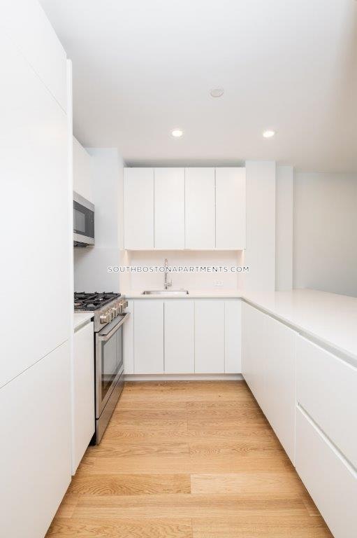 Carson Tower | South Boston Luxury Apartments